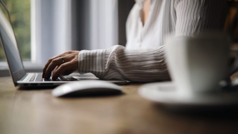 How to Draw on Screenshot Online: Capture and Convey